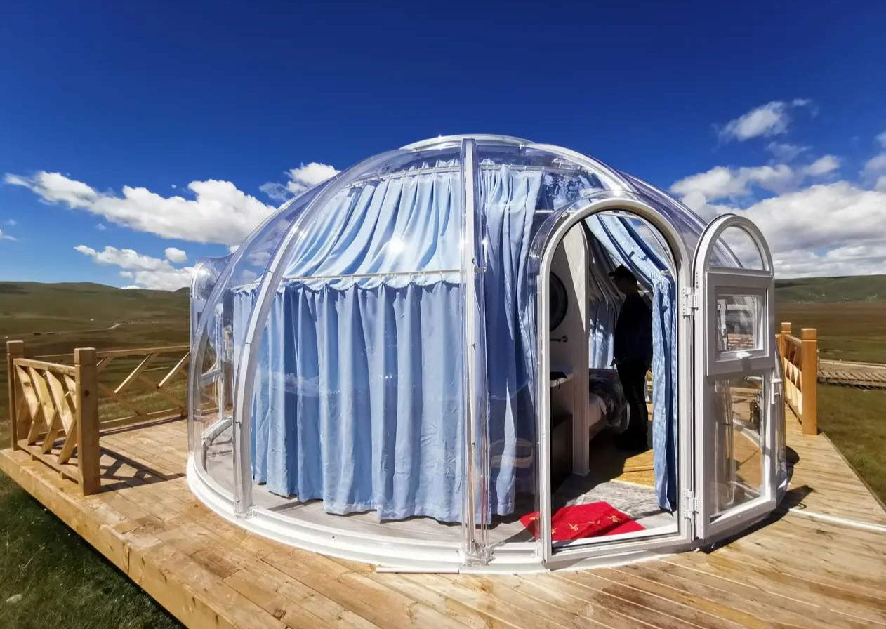 Transparent Bubble Domes - Outdoor Dining, Glamping Resorts, Events ...